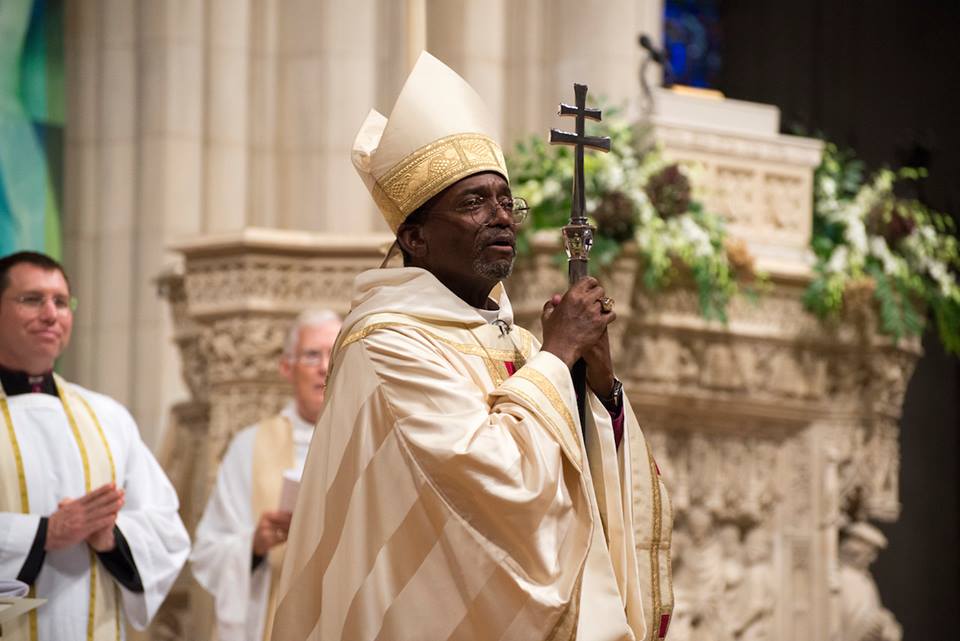 Enthusiastic Episcopalians Install Their New Leader - Juicy Ecumenism